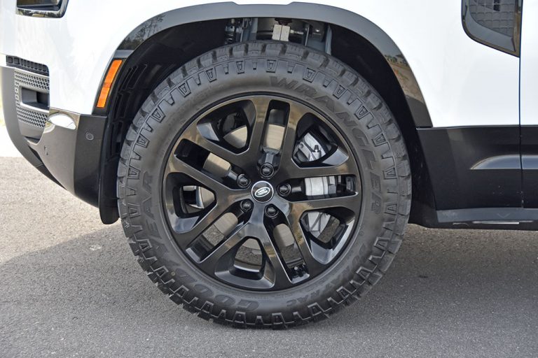 2024 Land Rover Defender 130 Outbound P400 Review & Test Drive ...