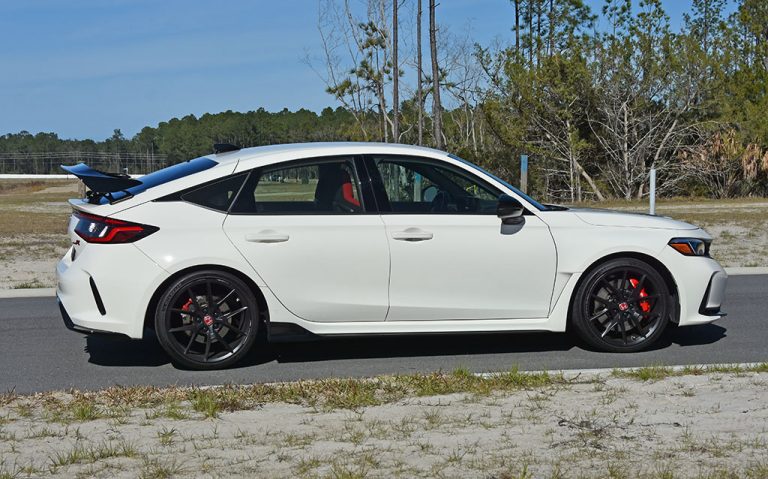 2024 Honda Civic Type R Review & Test Drive : Automotive Addicts