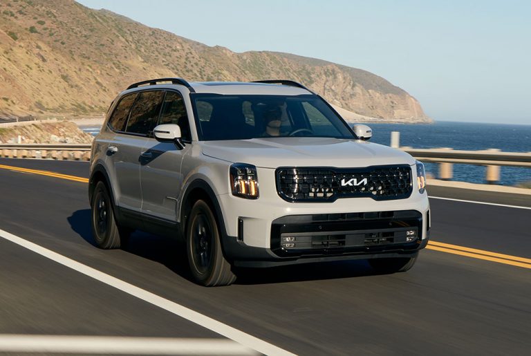Kia Recalling 427,000 Telluride SUVs Over Roll-Away Risk : Automotive ...
