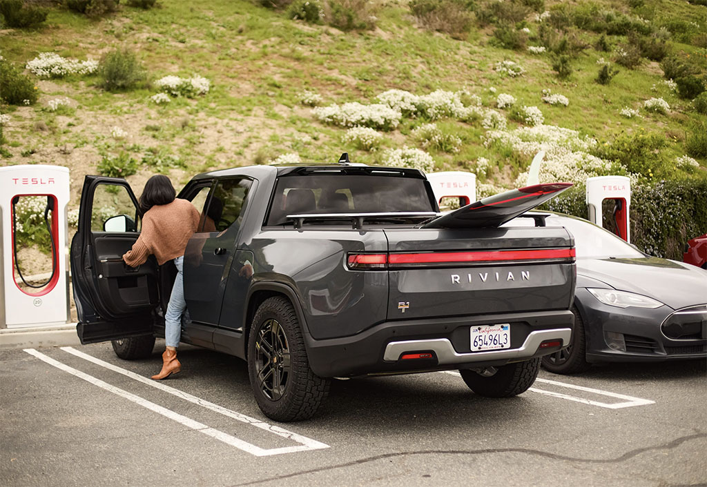 Rivian R1T & R1S Owners Get Access to Tesla Supercharger Network via ...