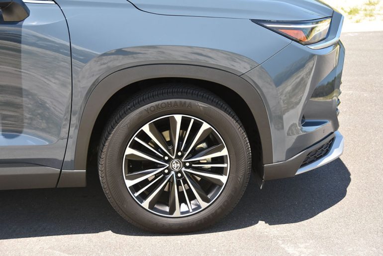 2024 Toyota Grand Highlander Hybrid Max Platinum Review & Test Drive ...