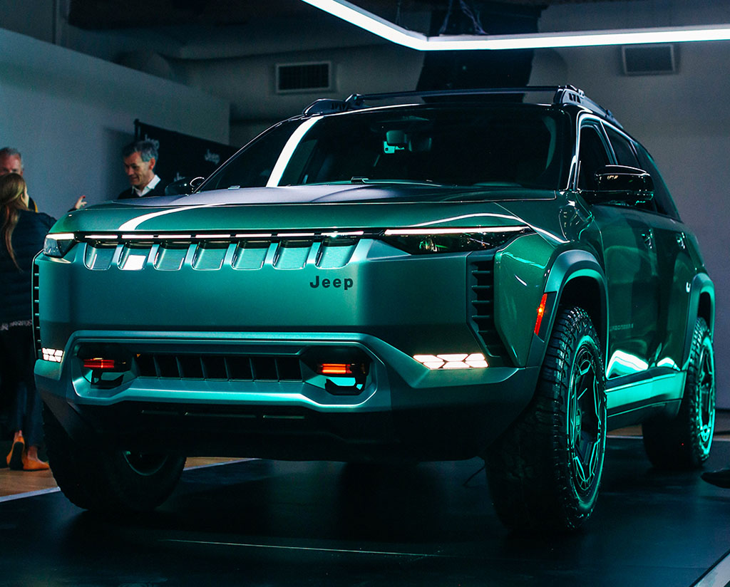 Jeep Planning $25,000 EV Next-Gen Renegade Alongside of Two Other New ...