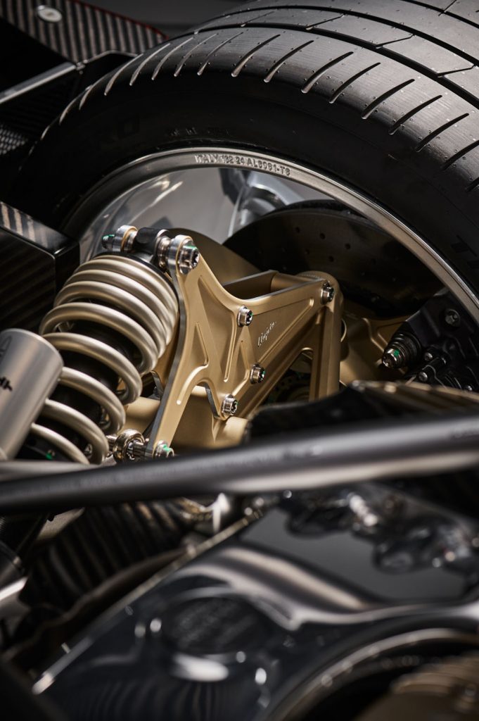 Pagani Introduces Utopia Roadster, The Ultimate V-12 Powered Manual ...