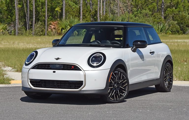 2025 MINI Cooper S Review & Test Drive : Automotive Addicts