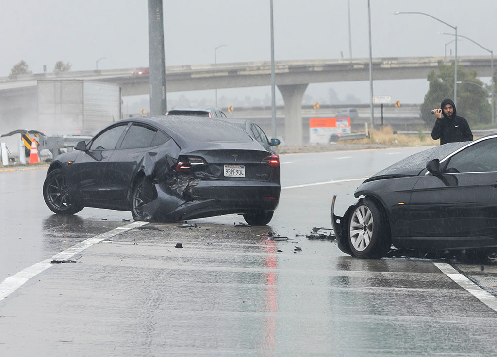 Trump Team Pushes to Scrap Tesla-Opposed Autonomous-Driving Crash ...