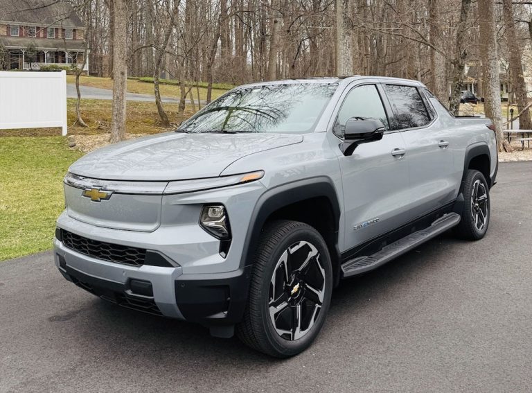 2025 Chevy Silverado EV: 492 Miles of Green Energy : Automotive Addicts