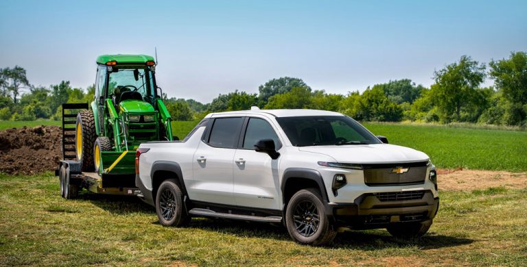 2025 Chevy Silverado EV: 492 Miles of Green Energy : Automotive Addicts