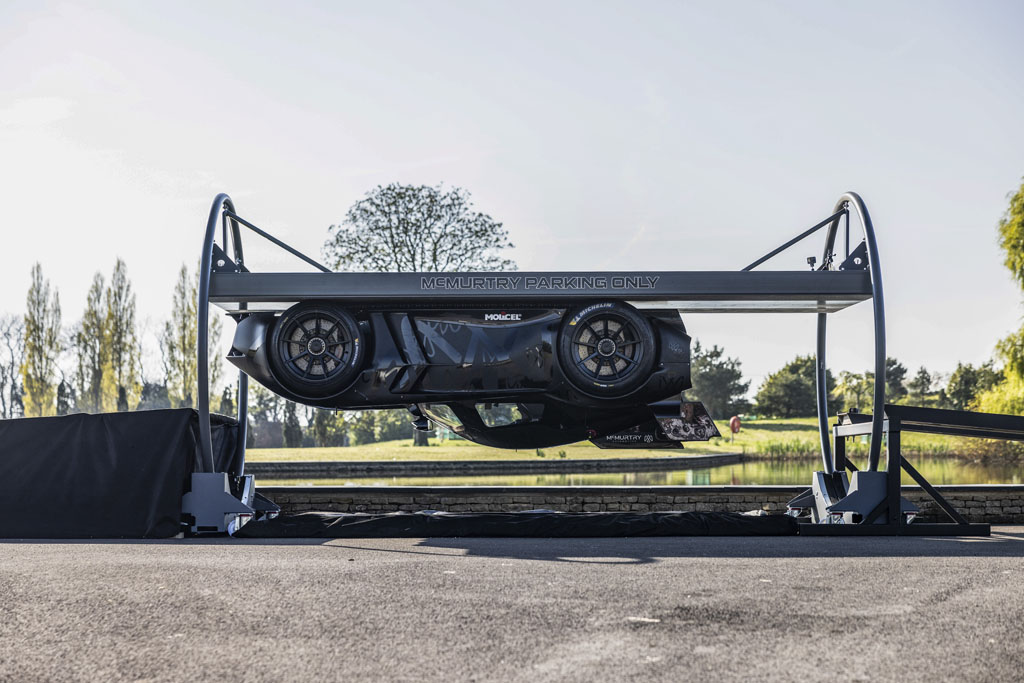 McMurtry Spéirling Defies Gravity with First-Ever Upside-Down Drive ...