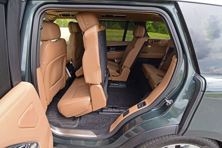 2025 Land Rover Range Rover SE LWB 7-Seat Review & Test Drive ...