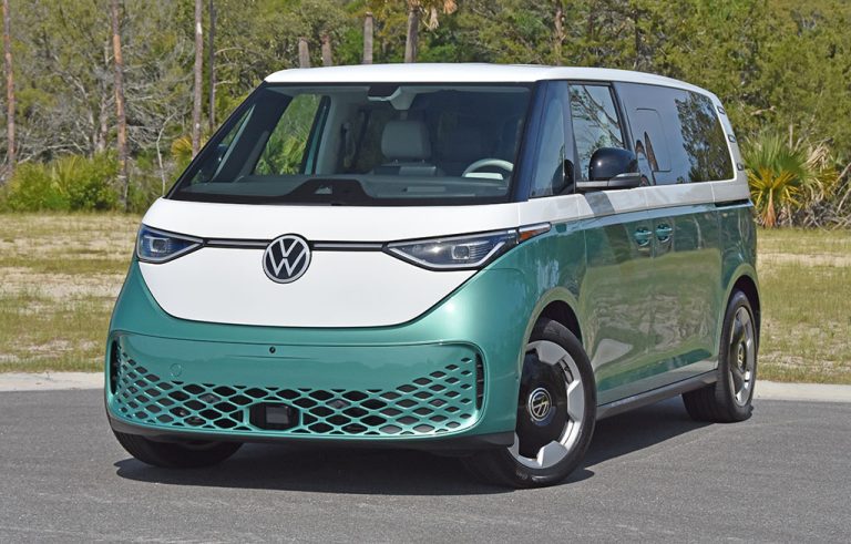 2025 Volkswagen ID. Buzz Pro S Plus 4MOTION Review & Test Drive ...
