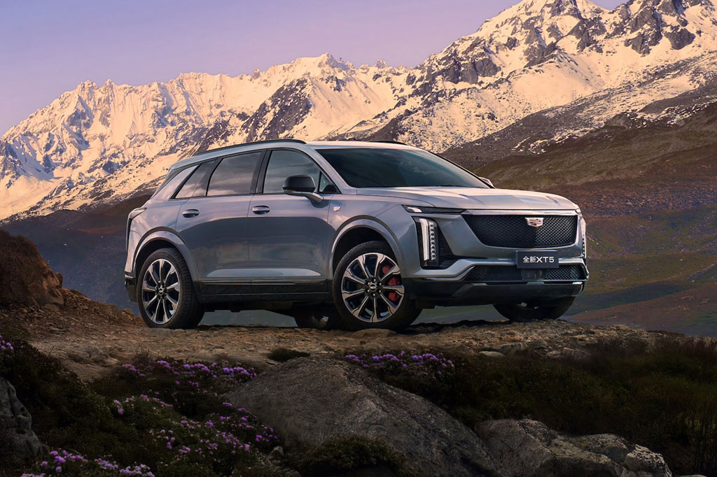 Cadillac Backs Off All-EV Pledge as XT5 Gas Crossover Gets New Life ...