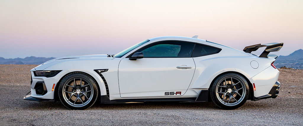 Shelby Super Snake-R Turns the Mustang Dark Horse into an 850-HP ...