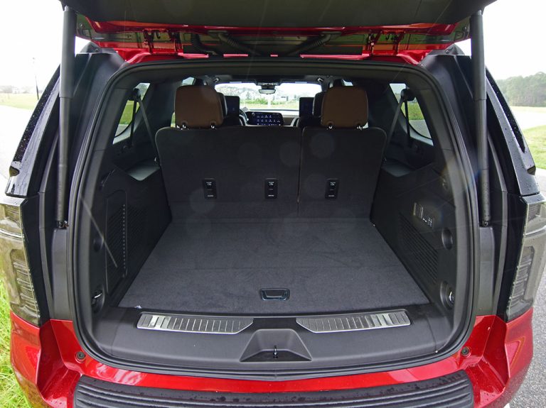 2026 Chevrolet Suburban 4WD High Country Review & Test Drive ...