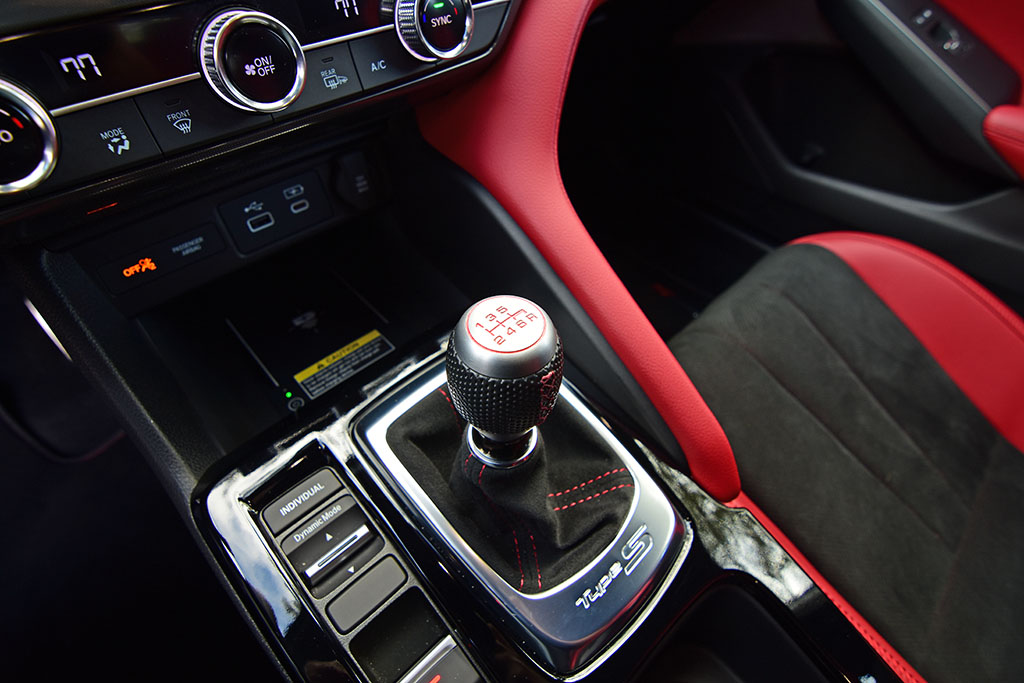 Driving a Manual Transmission May Be Good for Your Brain, and ...